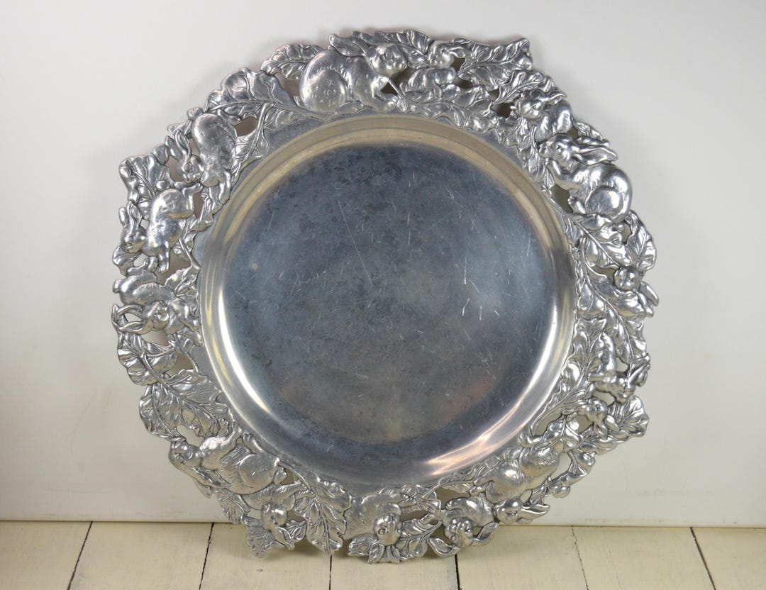 Arthur Court 15" Round Platter BUNNY Garden Leaves Border, 1998 Arthur ...