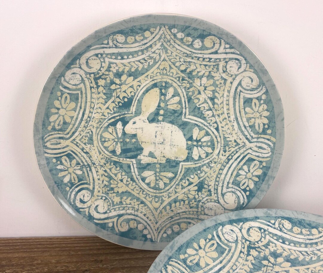 Set of 4 Pottery Barn GRAPHIC BUNNY 8" Salad Plates, Blue Batik ...