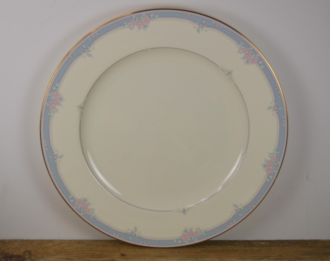 Set of 4 Pfaltzgraff COURTENAY 10 5/8" Dinner Plates, Cream With Gold ...