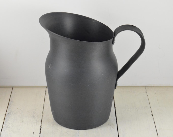 Calphalon Commercial Aluminum Pitcher 3.5 Quart, Matte Dark Gray Hard ...