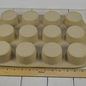 The Pampered Chef Cupcake Muffin Pan Baker, Dozen 12 Section, Family ...