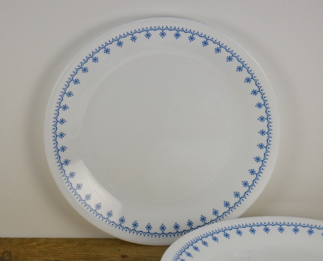 Set of 8 Corelle BLUE SNOWFLAKE 8 3/8" Luncheon/salad Plates, White ...