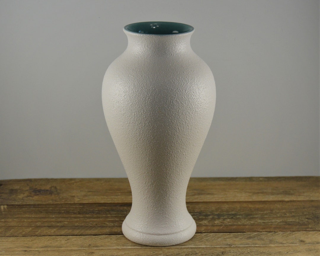 Royal Haeger 4031 9.25" Vase, Textured Matte White Outside With Aqua ...