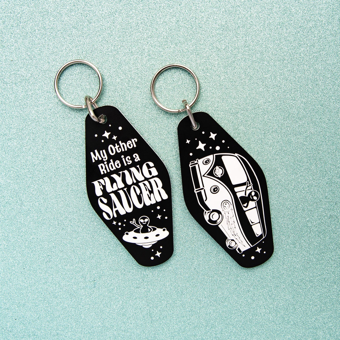Flying Saucer Alien Motel Keychain - Etsy