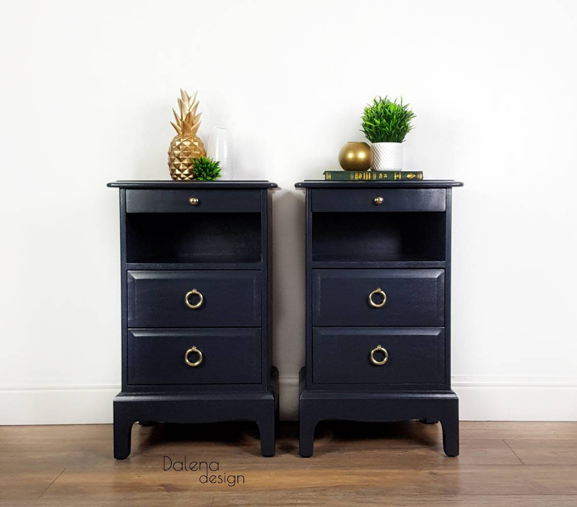 Stag minstrel bedside table store