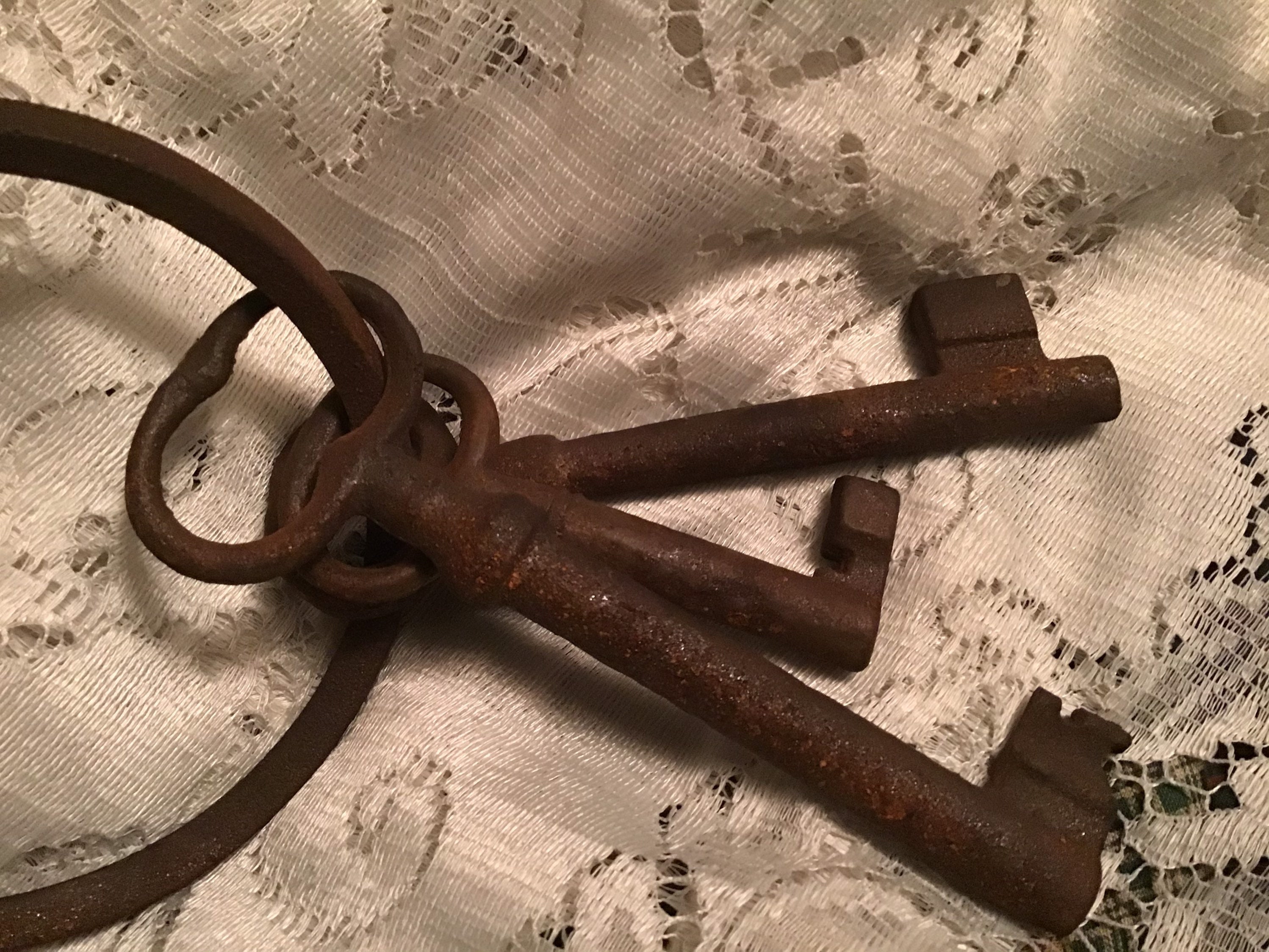 Cast Iron Keys Skeleton/jailhouse Keys on Ring Rustic Decor | Etsy