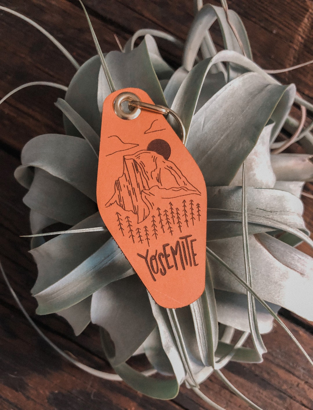 Yosemite National Park Vintage Motel Leather Keychain - Etsy