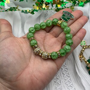 St Patrick’s Day Beaded Bracelets. Green & Gold Stretch Bracelets With ...