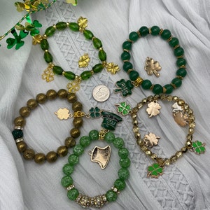 St Patrick’s Day Beaded Bracelets. Green & Gold Stretch Bracelets With ...