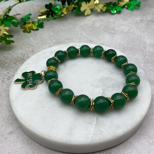 St Patrick’s Day Beaded Bracelets. Green & Gold Stretch Bracelets With ...