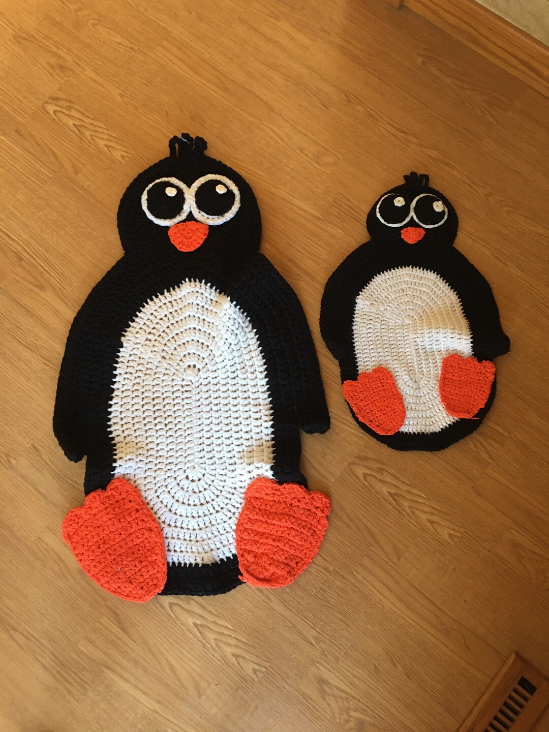 Crochet Penguin Rug With Matching Penguin Wall Hanging or Placemat. - Etsy