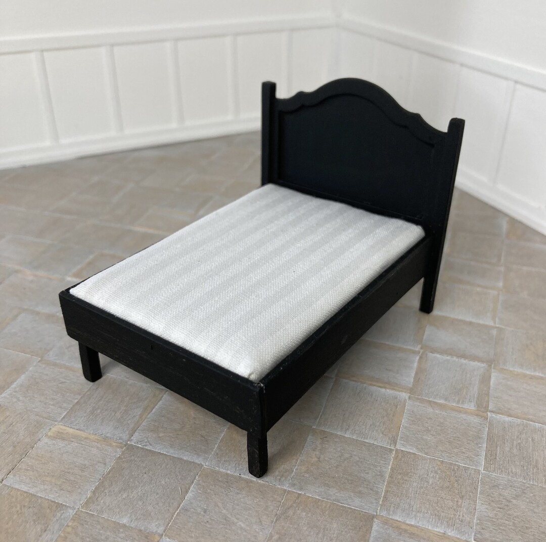 1:24 Scale Dollhouse Full Bed, Half Scale Full Bed, Half Scale Bed ...