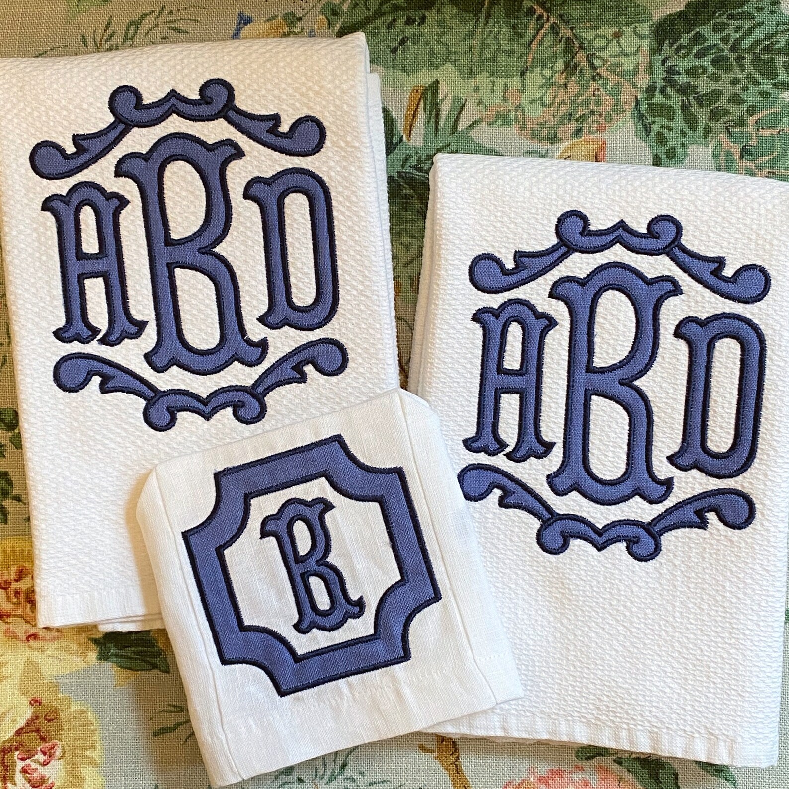 DIGITAL Applique Font Embroidery Design the Lola Monogram - Etsy