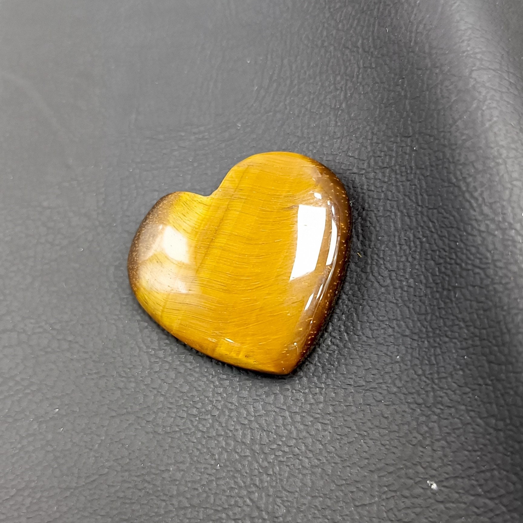 AAA Perfect Quality Tiger Heart Shape Top Quality Tiger Eye Heart ...