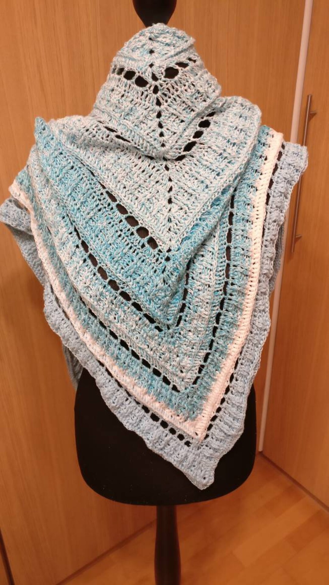 Crochet Shawl "evgenia", Beautiful Color Gradient, 3D Pattern - Etsy UK