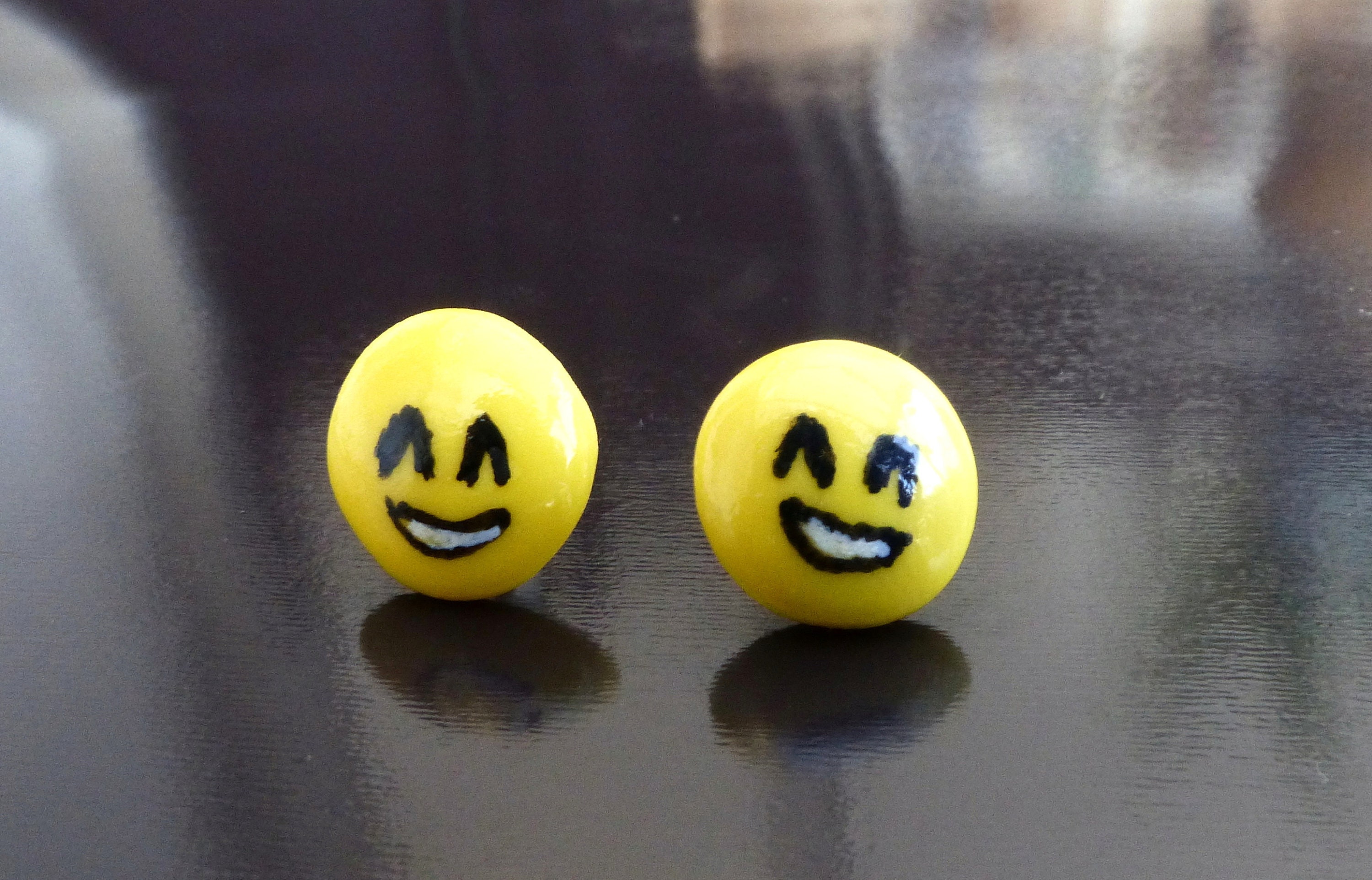 Ear Chip Smiley Mdr/ear Chip Polymer Paste/ear Chip Smiley Lol/ear Chip ...