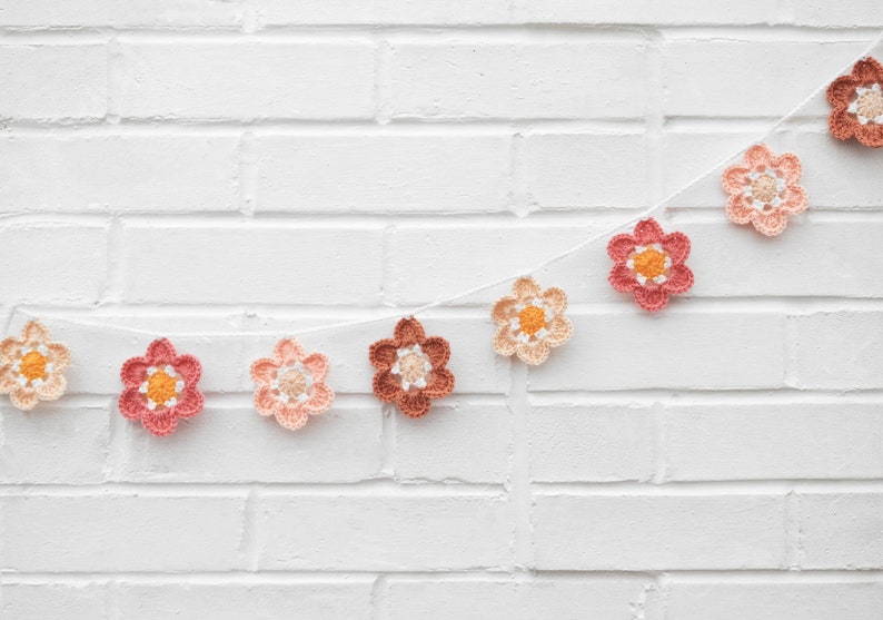 Sweet Little Garland Crochet Pattern Crochet Flower Applique - Etsy