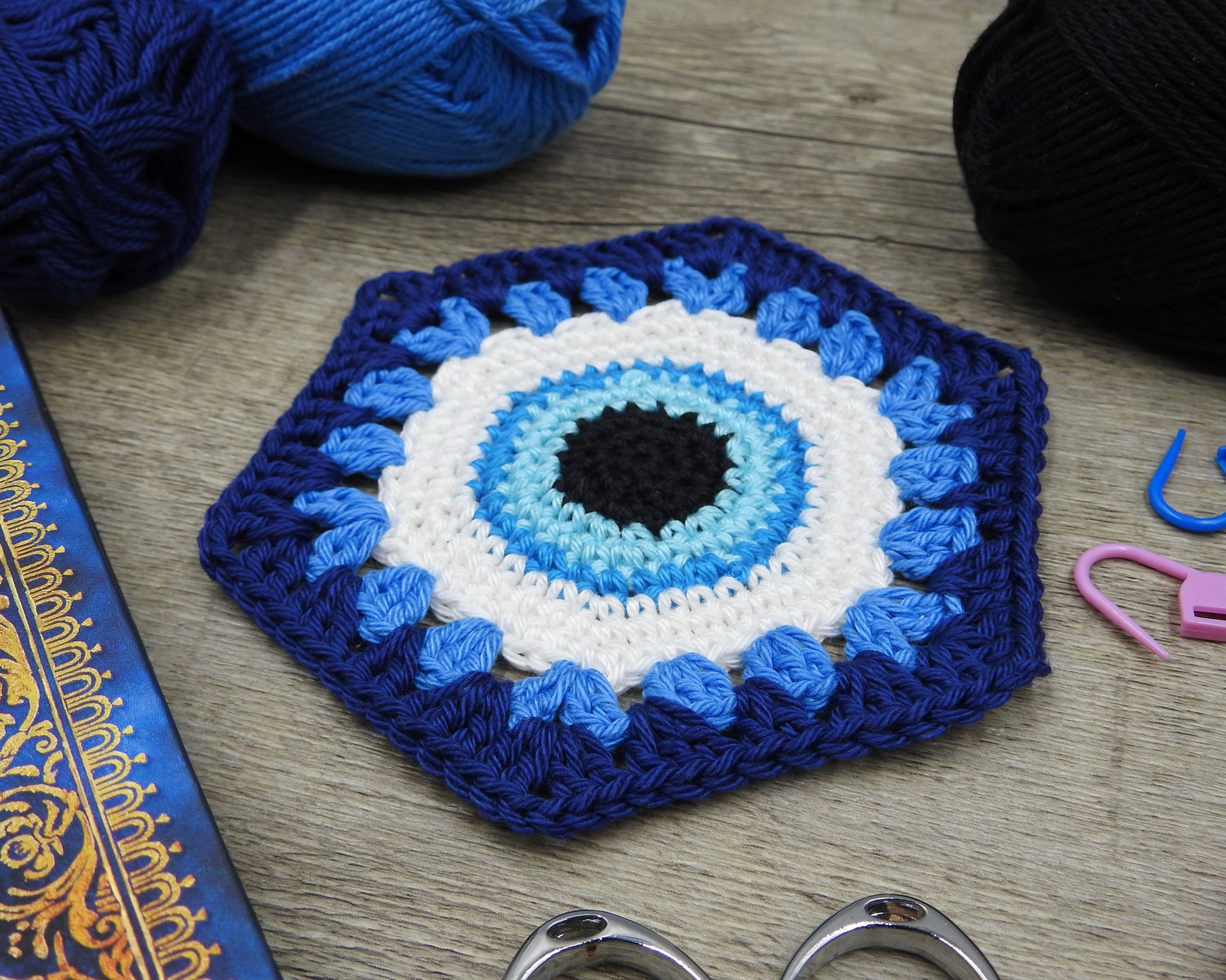 Evil Eye Hexagon Crochet Pattern, Hexagonal Granny Square Patterns, Eye ...