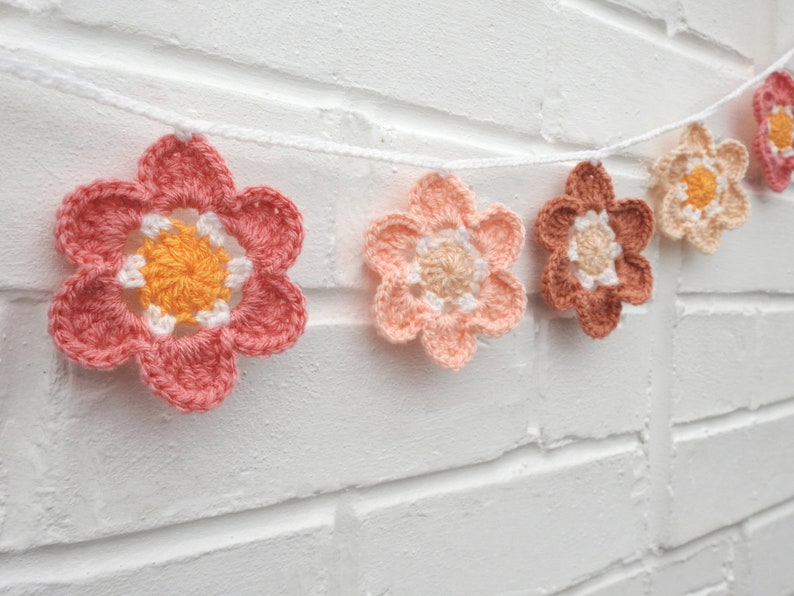 Sweet Little Garland Crochet Pattern Crochet Flower Applique - Etsy