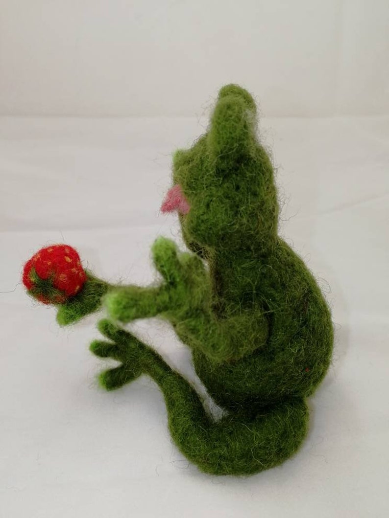 Frog Felted Green Wool Toy Home Decor - Etsy