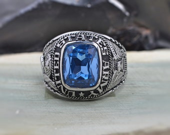 Lustrium Class Ring - Etsy