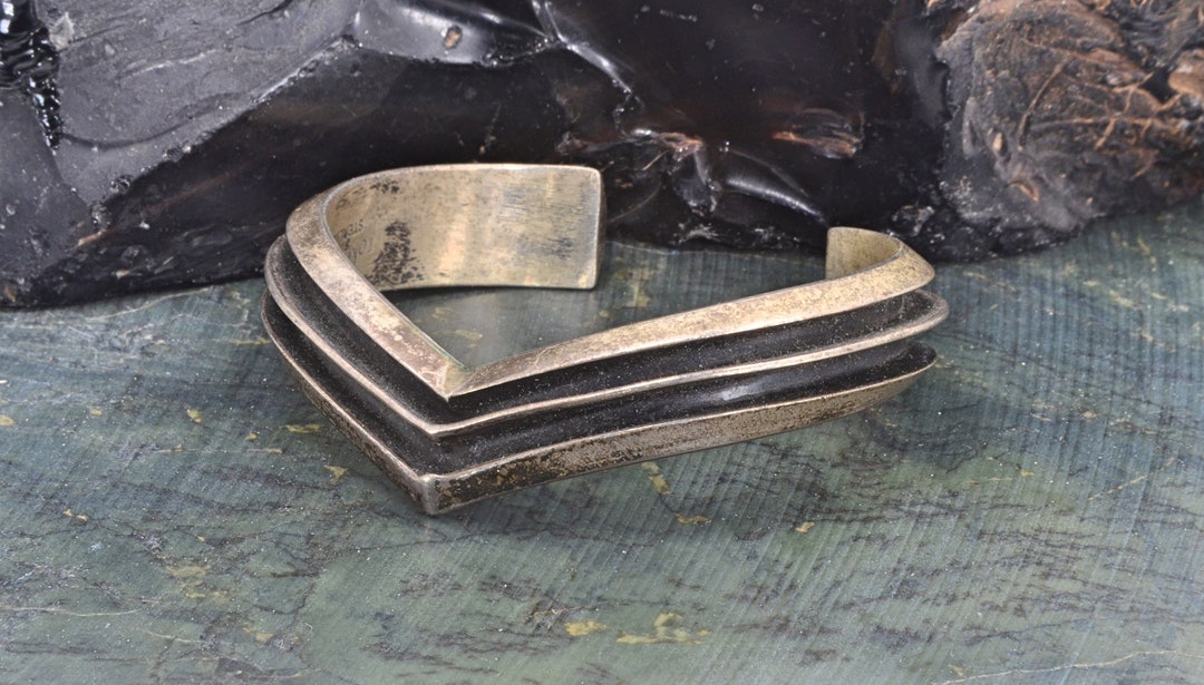 Tom Hawk Signed Heavy Native American Sterling Silver vshaped Cuff ...