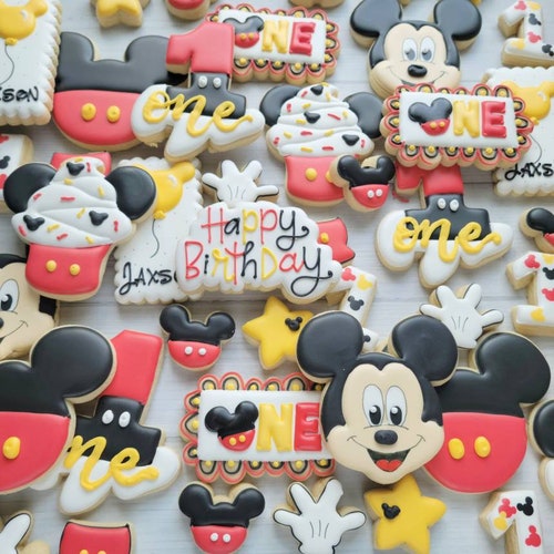 Mickey and Minnie Mouse Custom Decorated Cookies - Etsy