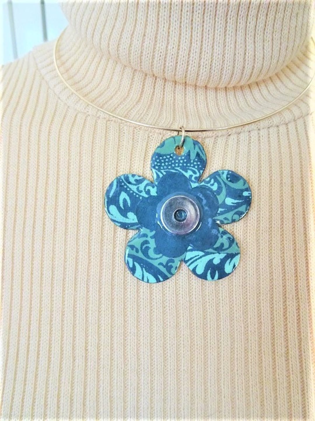 Upcycling Jewel. Cardboard Pendant, Blue Wallpaper Flower and Washer ...