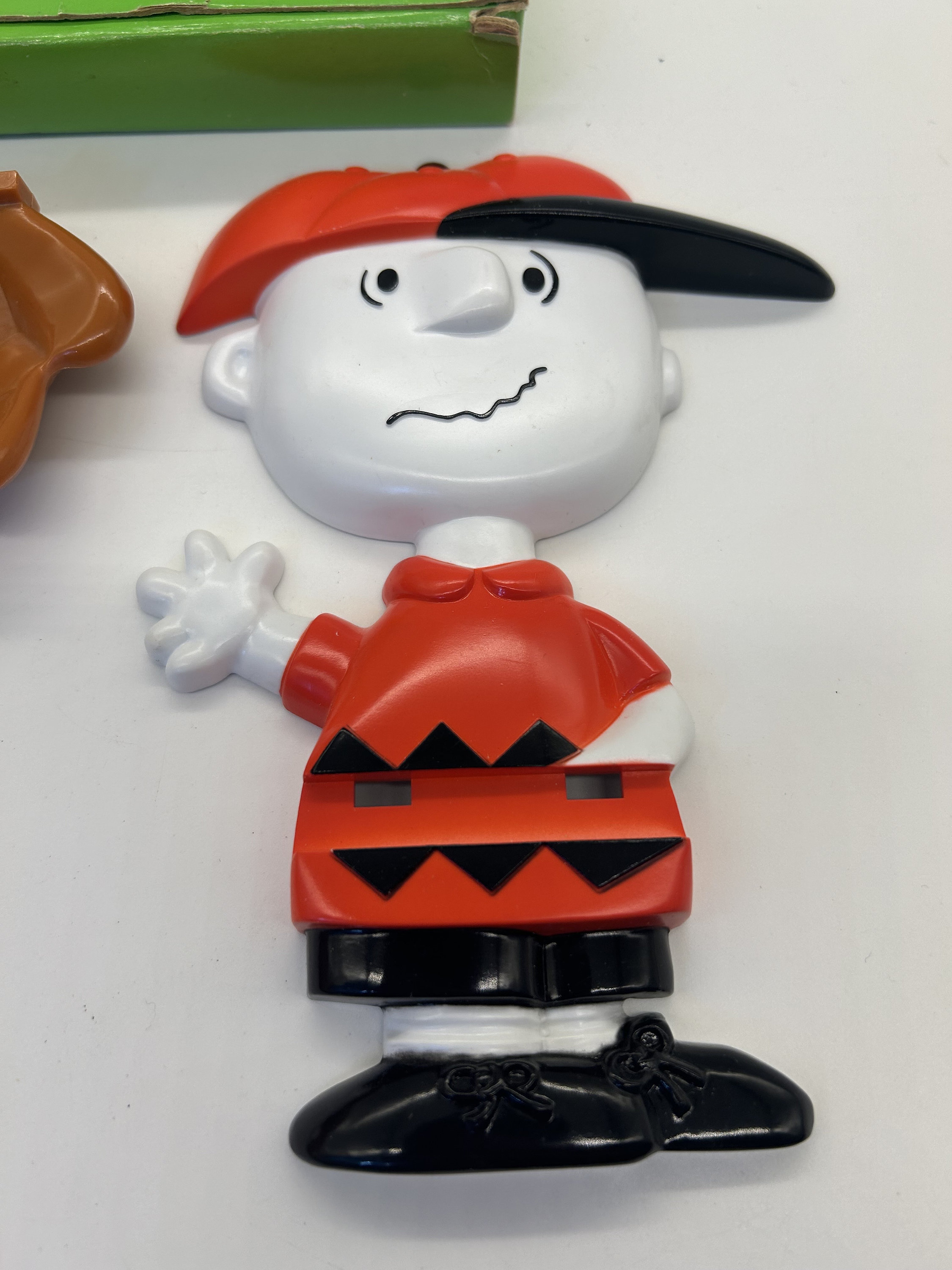 Avon Charlie Brown Peanuts Wall Mount Soap Dish New Old Stock - Etsy