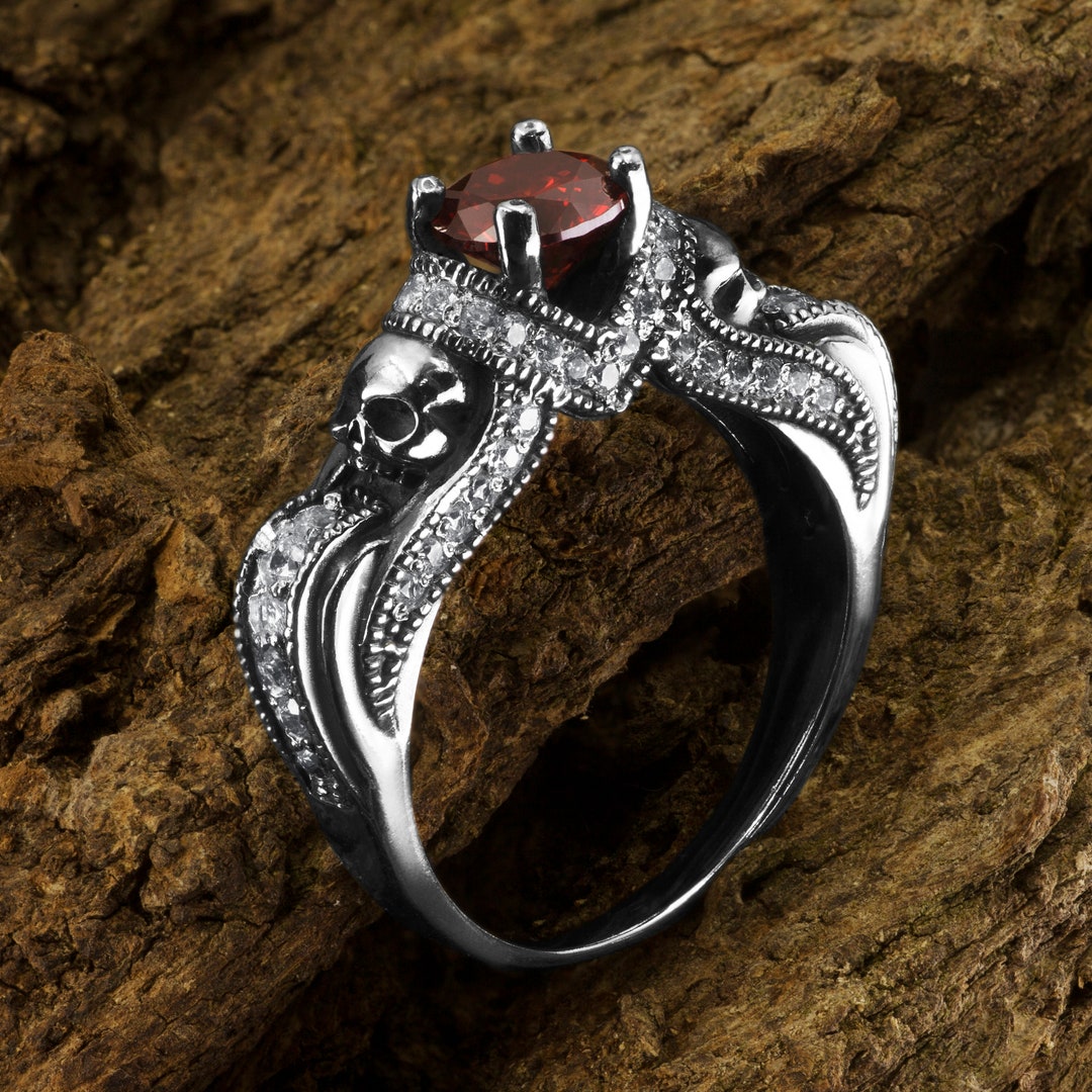 Gothic Totenkopf Ring mit rotem Stein, Silber Statement Ring für Männer ...