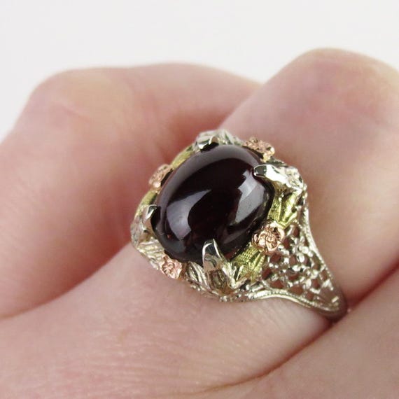 Vintage 10k three color gold filigree 1940s ring with… - Gem