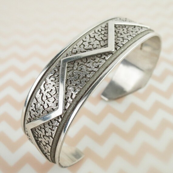 Navajo artist Native American Raynard J. Taa'Itsohii … - Gem