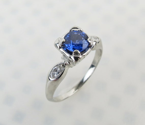 Scintillating royal blue brillant cut sapphire smooth… - Gem