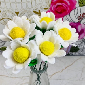 Small Felt Daisy Spring Flower Arrangement - Etsy