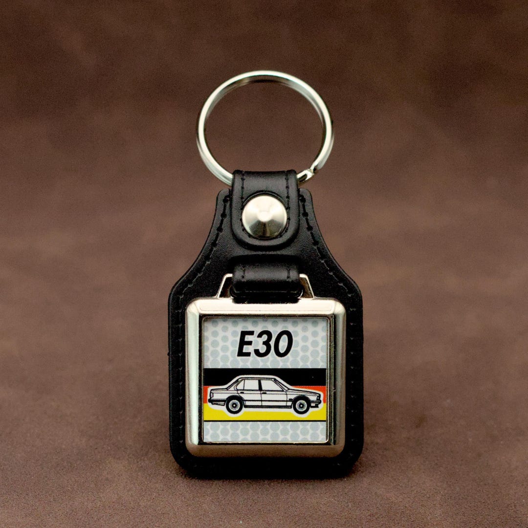 BMW E30 3 Series 4-door Keyring - Leatherette & Chrome Classic BMW ...