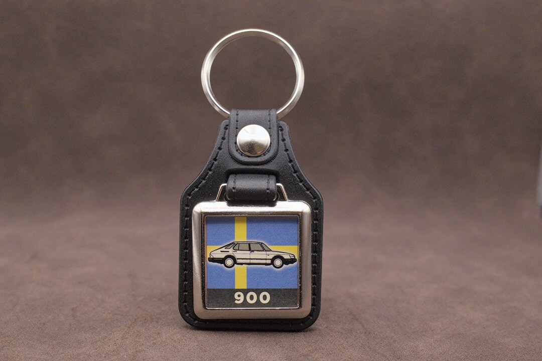 Saab 900 Keyring – Classic 5-door Hatch Keychain – Retro Swedish Car ...