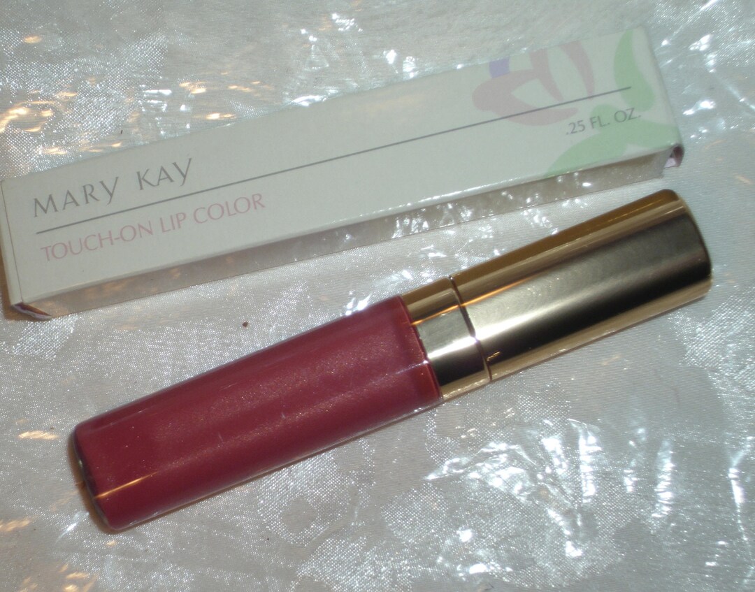Mary Kay Touch on Lip Color Coral Reef a Pink-orange Shade About 4 ...
