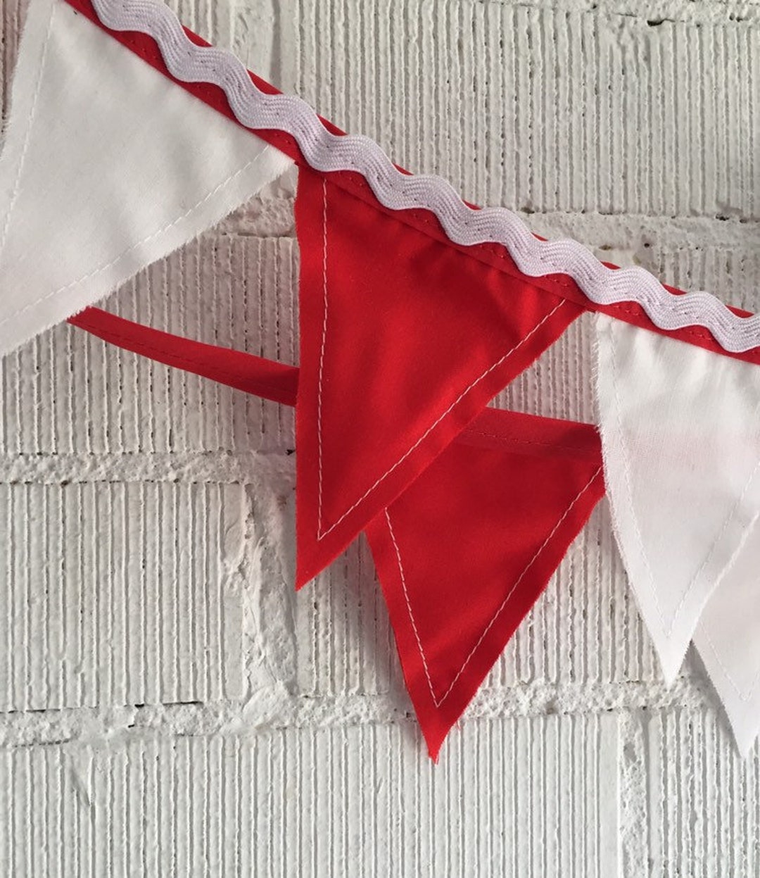 31 Long, Red White Buntings, Garlands, Pennants, Festive Buntings ...