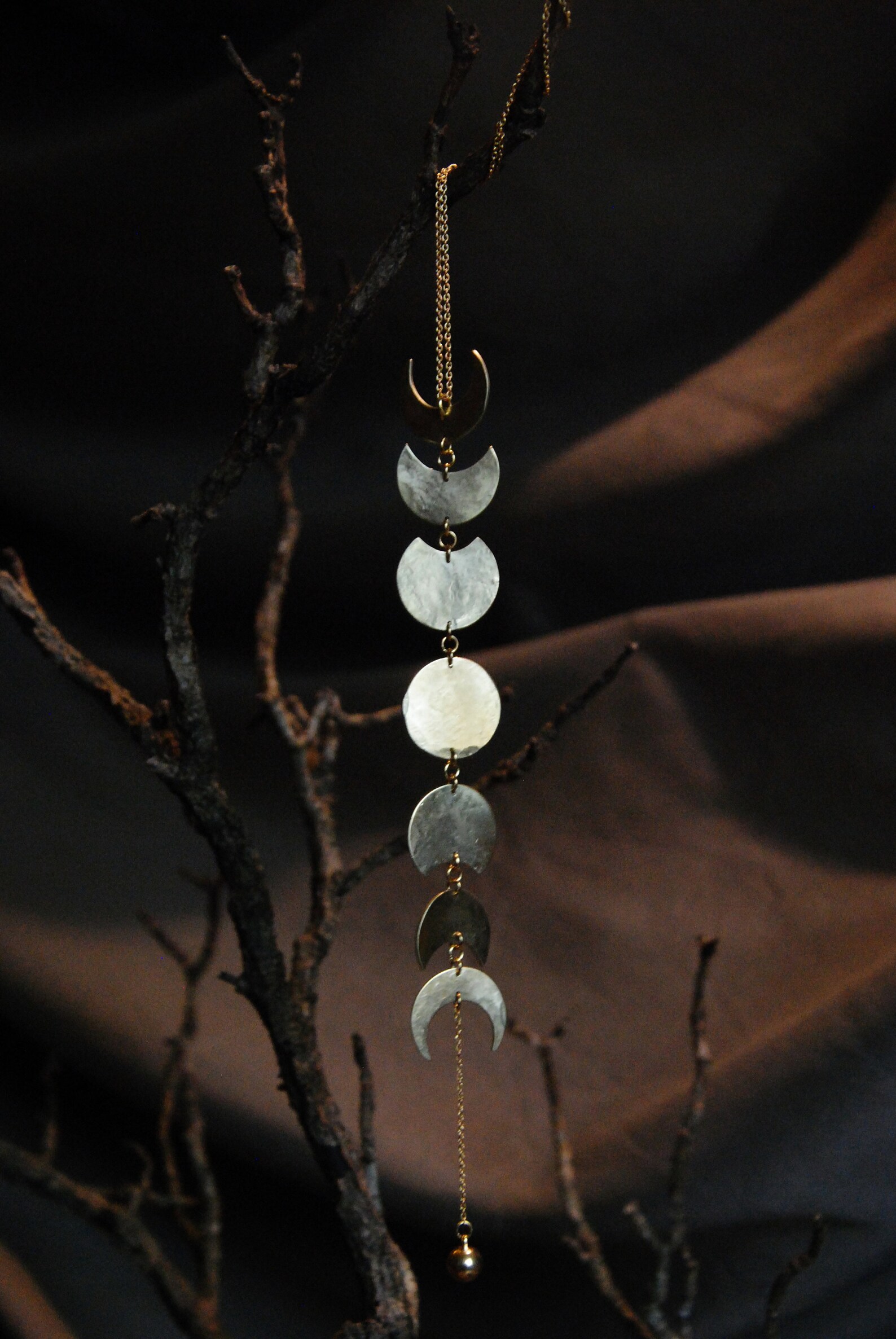 Collier Cycle lunaire en laiton martelé. Pièce - Etsy France