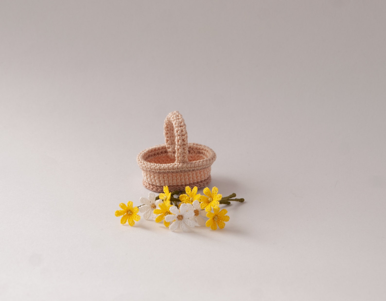 Miniature Daisies Miniature Crochet Yellow Flowers Dollhouse Bouquet ...