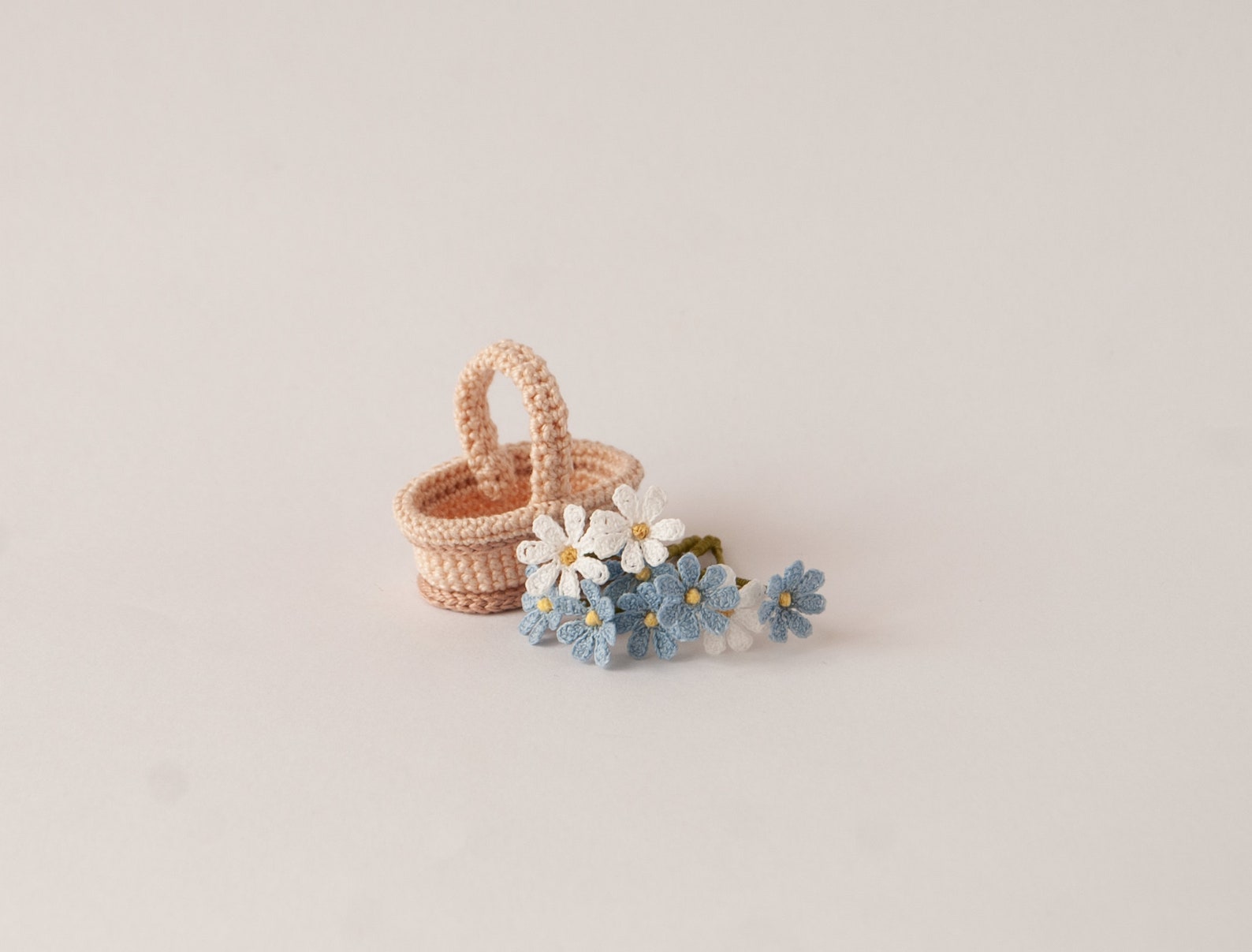 Miniature Daisies Flowers Bouquet Blue Daisies Miniature Basket Tiny ...