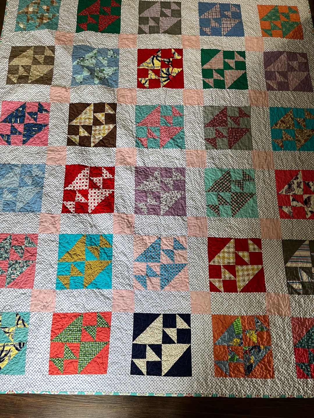 Tumbling Triangles Quilt - Etsy