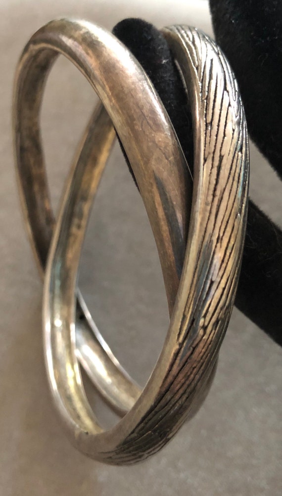 Interlocking Hinge Bracelet Gem