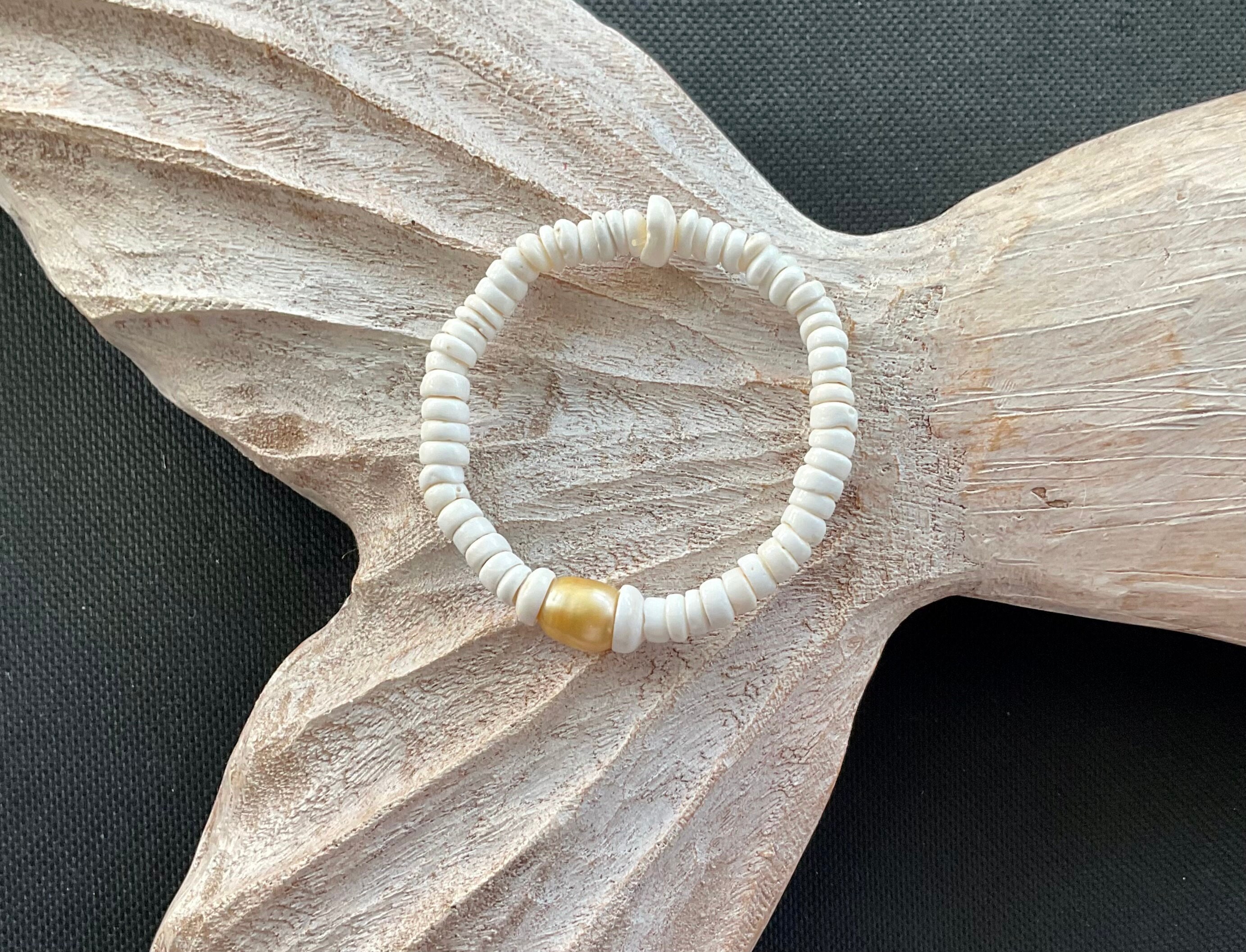 Puka Shell Bracelet With XL Champagne Baroque Pearl - Etsy