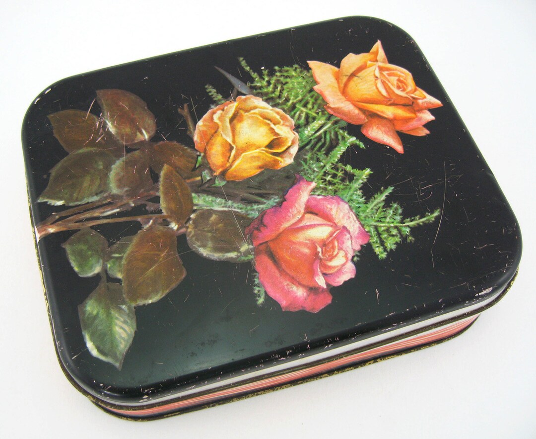 Old Candy Box in Lithographed Sheet Metal Decoration Bouquet of Roses ...