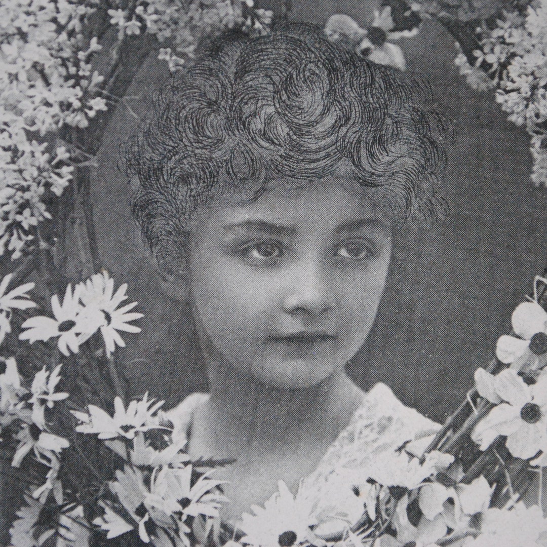 4 Old Portraits Late 19s Early 20s 2 Antique Family Photos 2 Old ...