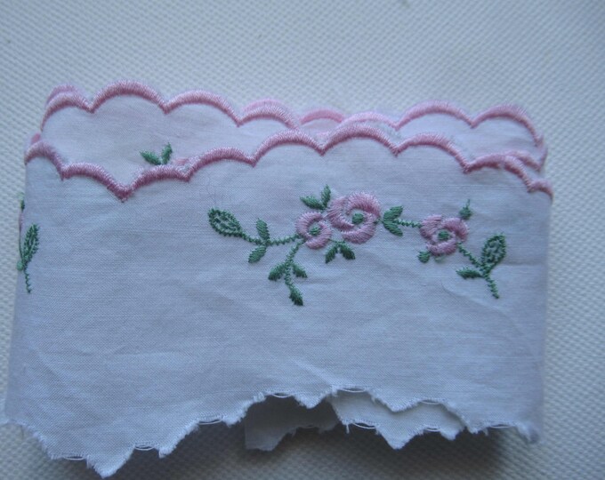 97cm of Old Scalloped Stripe, 40mm High, Pink Festoon White, Pink and ...