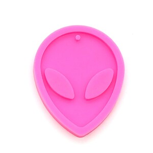 Alien Shiny Silicone Mold for Epoxy Resin Keychain Jewelry Making ...
