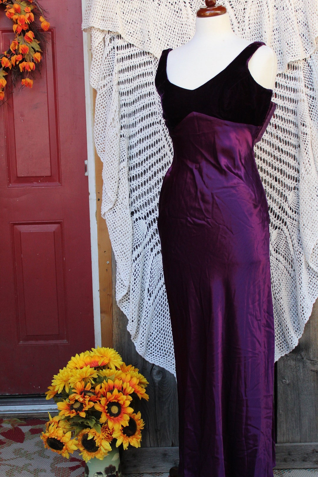 Ladies Slinky & Sexy Form Fitting Eggplant Color Long Formal Evening ...