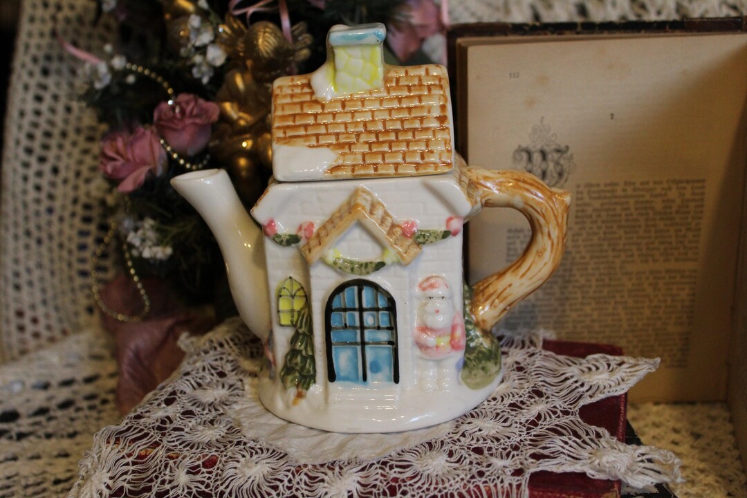 VNTG XMAS Teapot Gift, Church Teapot, Ceramic Santa Teapot, Cottagecore ...